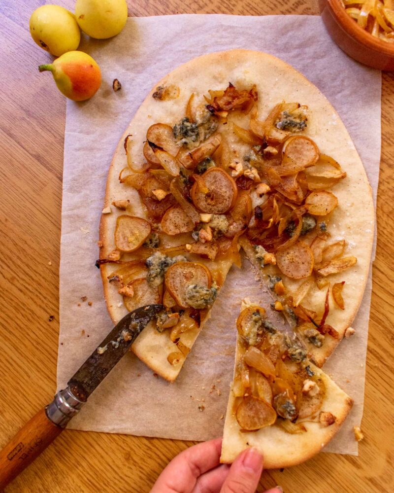 Bambinella flatbread with blue cheese and caramelised onions All ...