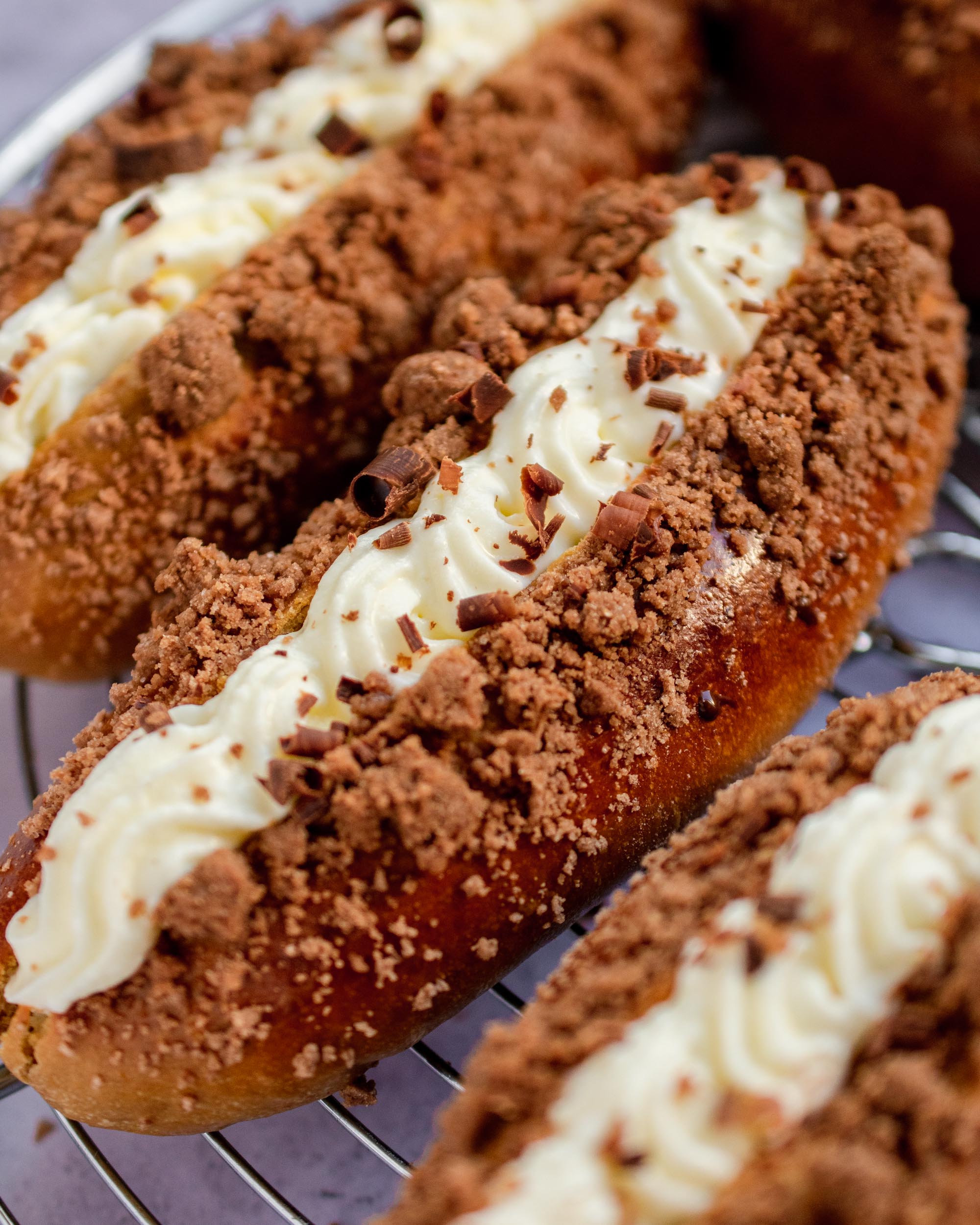 Tiramisù Cream Buns Apron Whisk