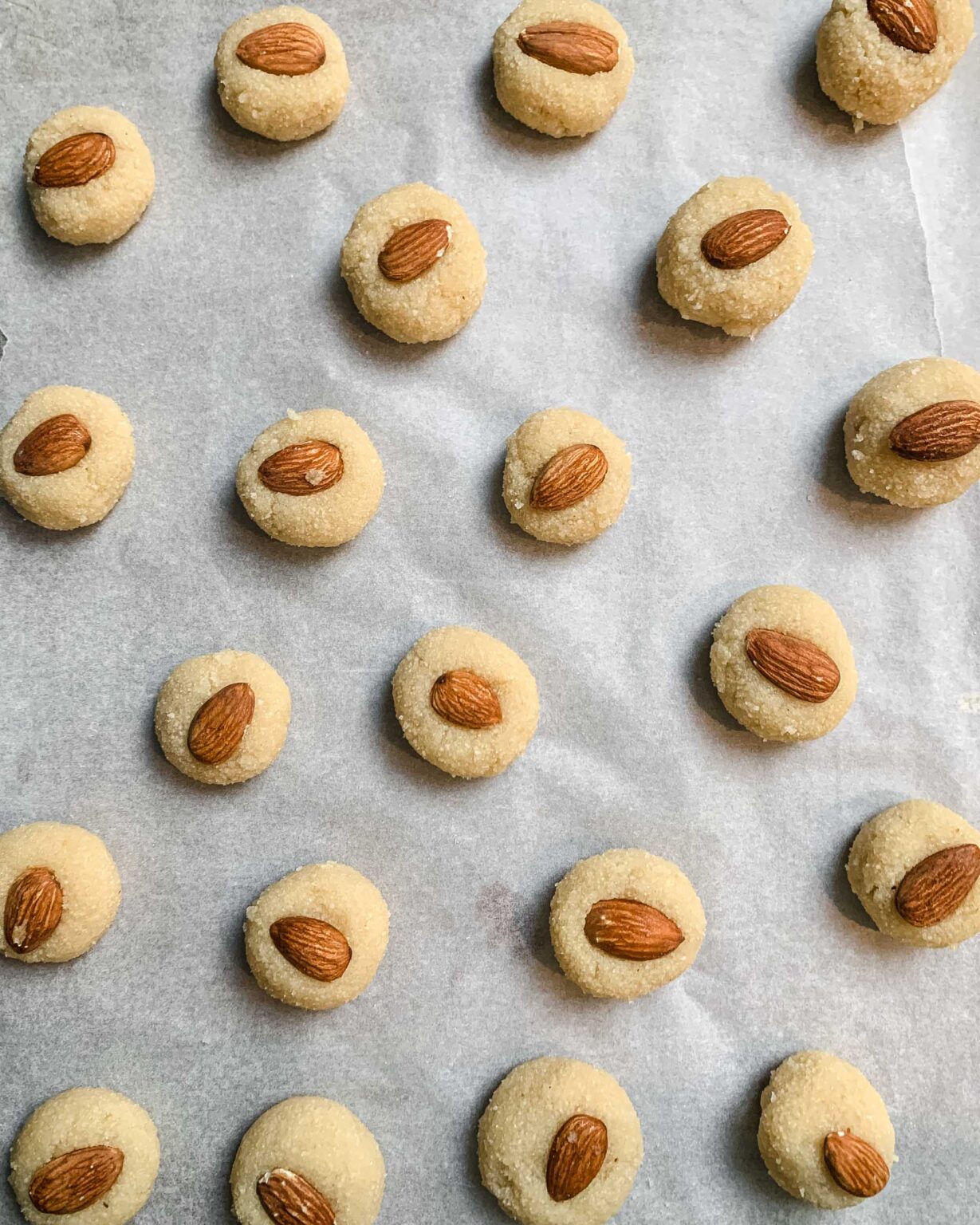 Biskuttini tal-Lewż (Maltese Almond biscuits) - Apron & Whisk