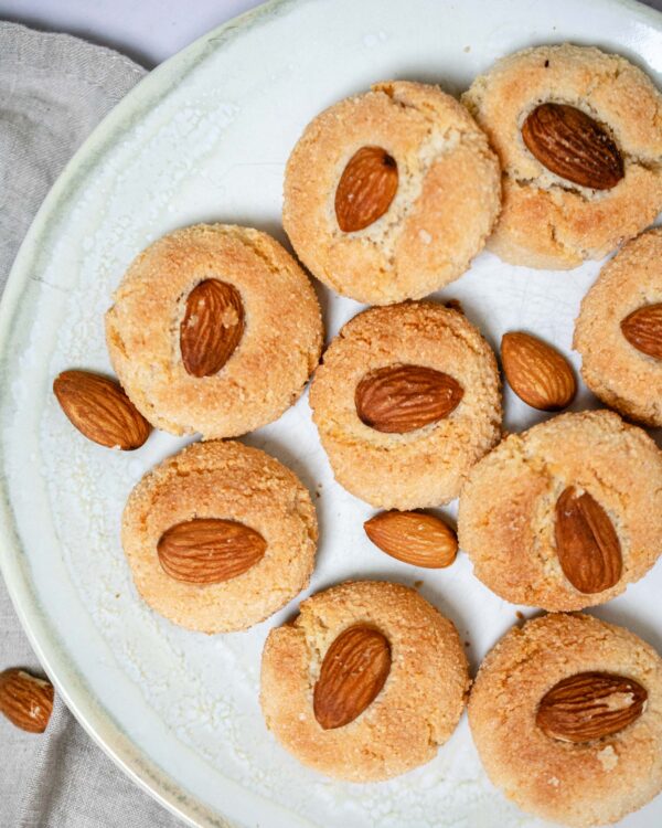 Biskuttini tal-Lewż (Maltese Almond biscuits) - Apron & Whisk